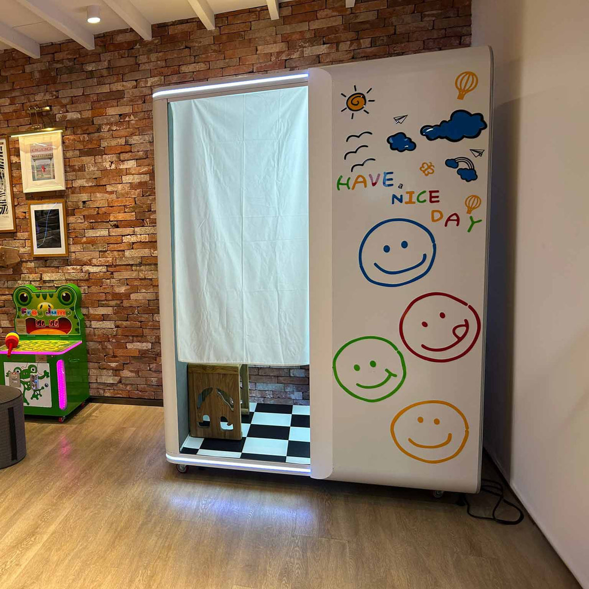 Smile Station Photo Booth