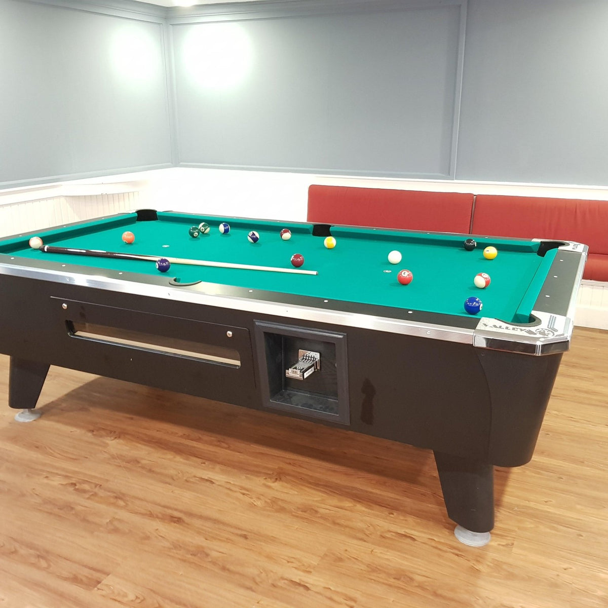 Dynamo Coin-Operated Pool Table (Refurbished)